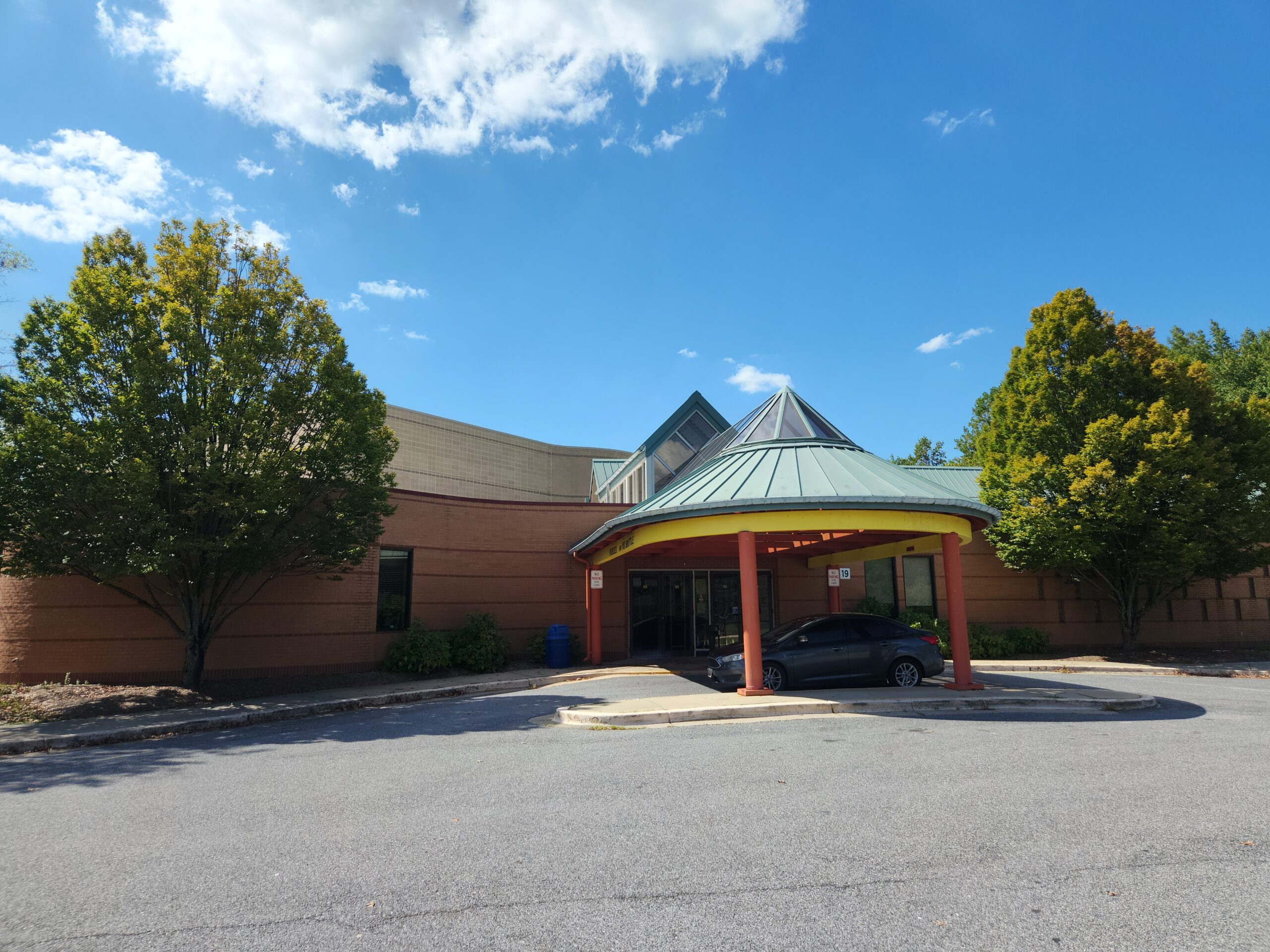 Perrywood Community Park School Center